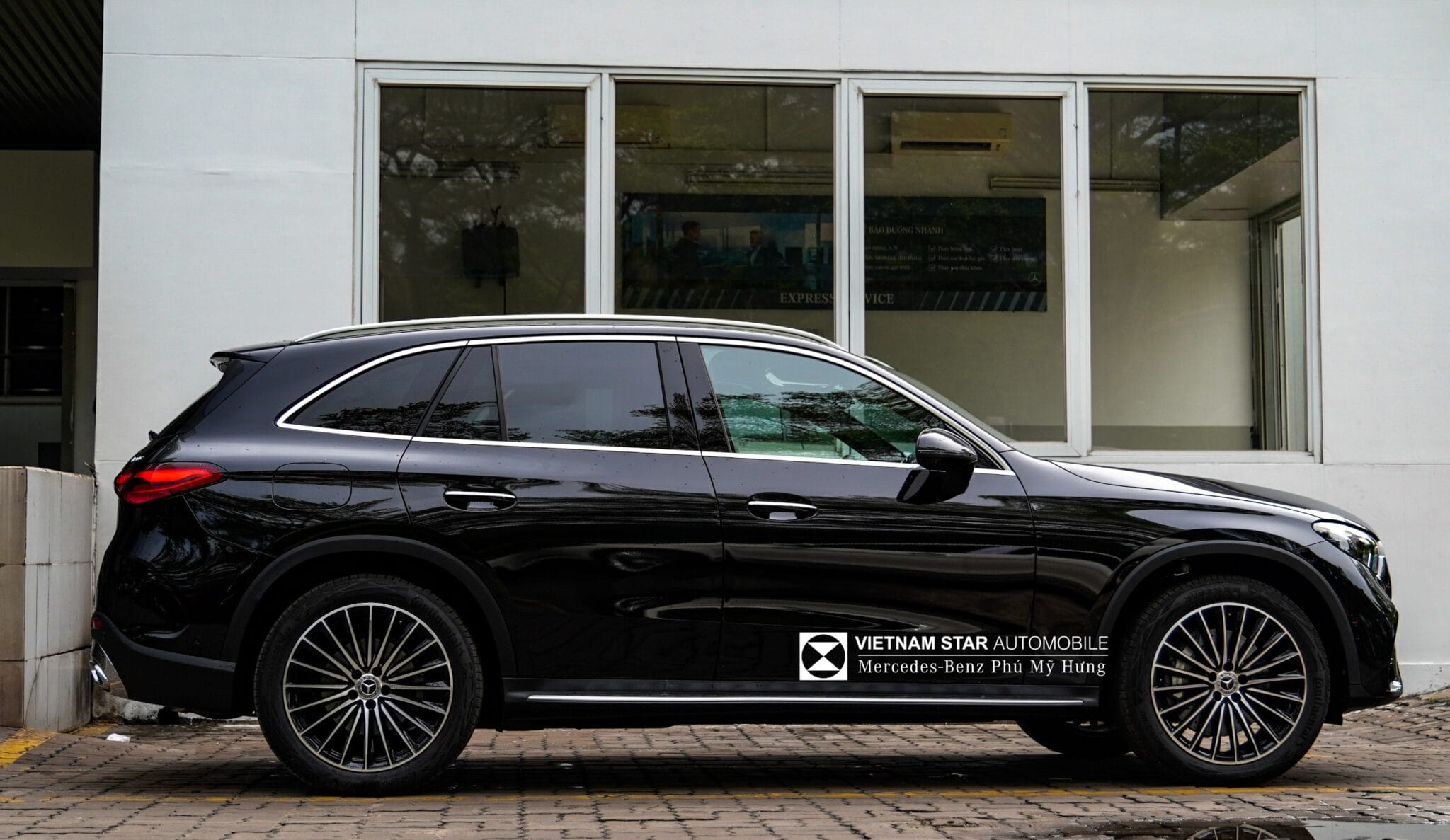 Giá Xe Mercedes GLC 300 4Matic Và Khuyến Mãi Mec GLC300