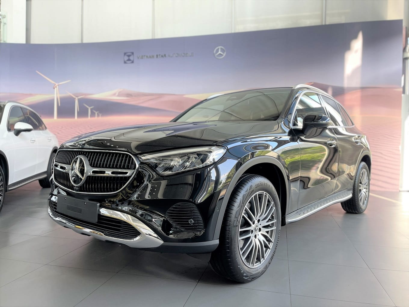 Mercedes GLC 200 Màu Đen - Quyền Lực & Lôi Cuốn
