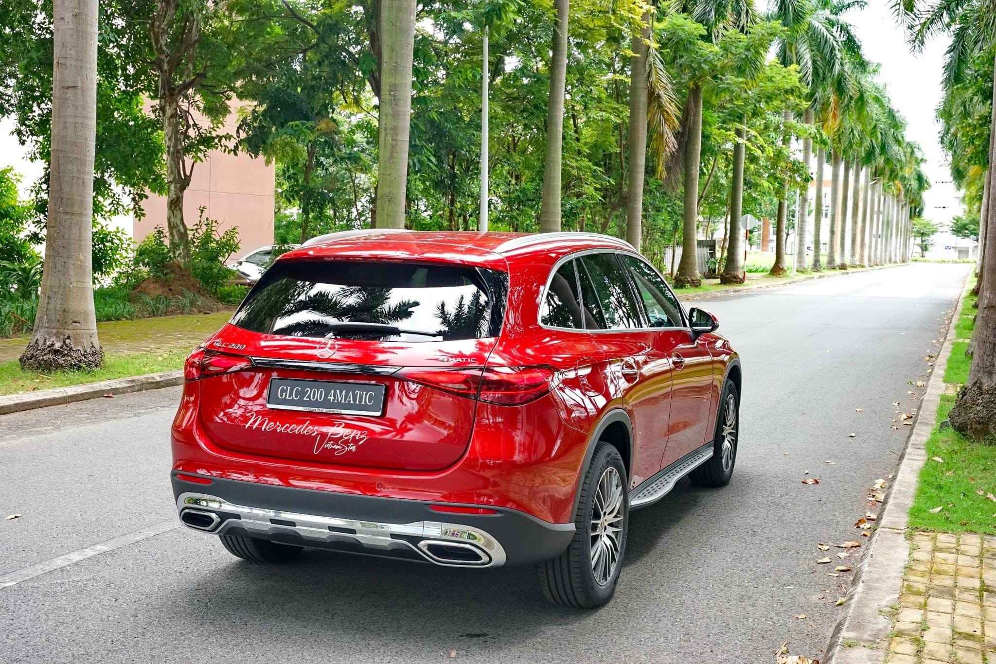 Mercedes GLC 200 4Matic Giá Lăn Bánh Mercedes Bình Dương