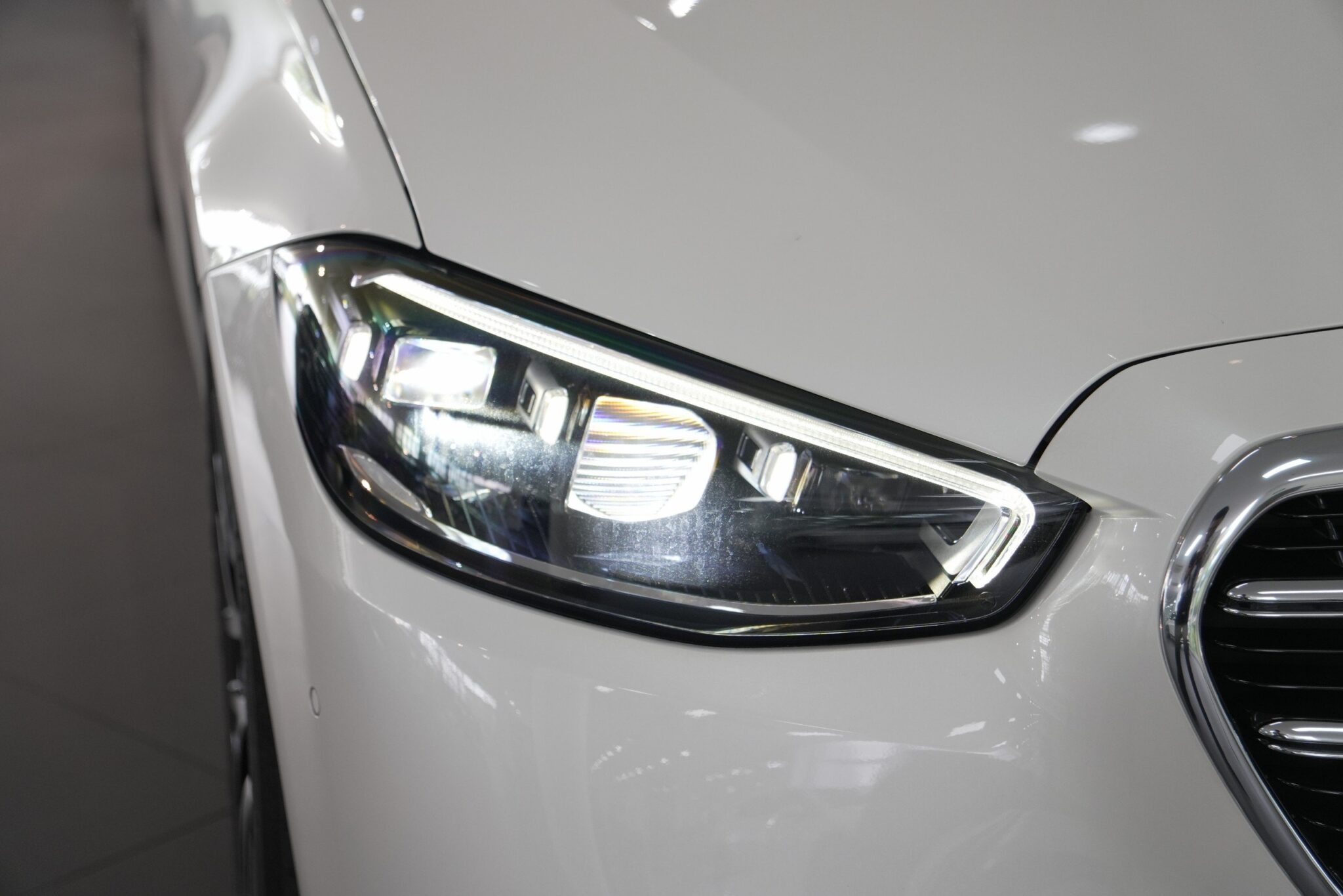 Mercedes-Benz S450 4Matic 2025 - Giá Lăn Bánh Và Khuyến Mãi