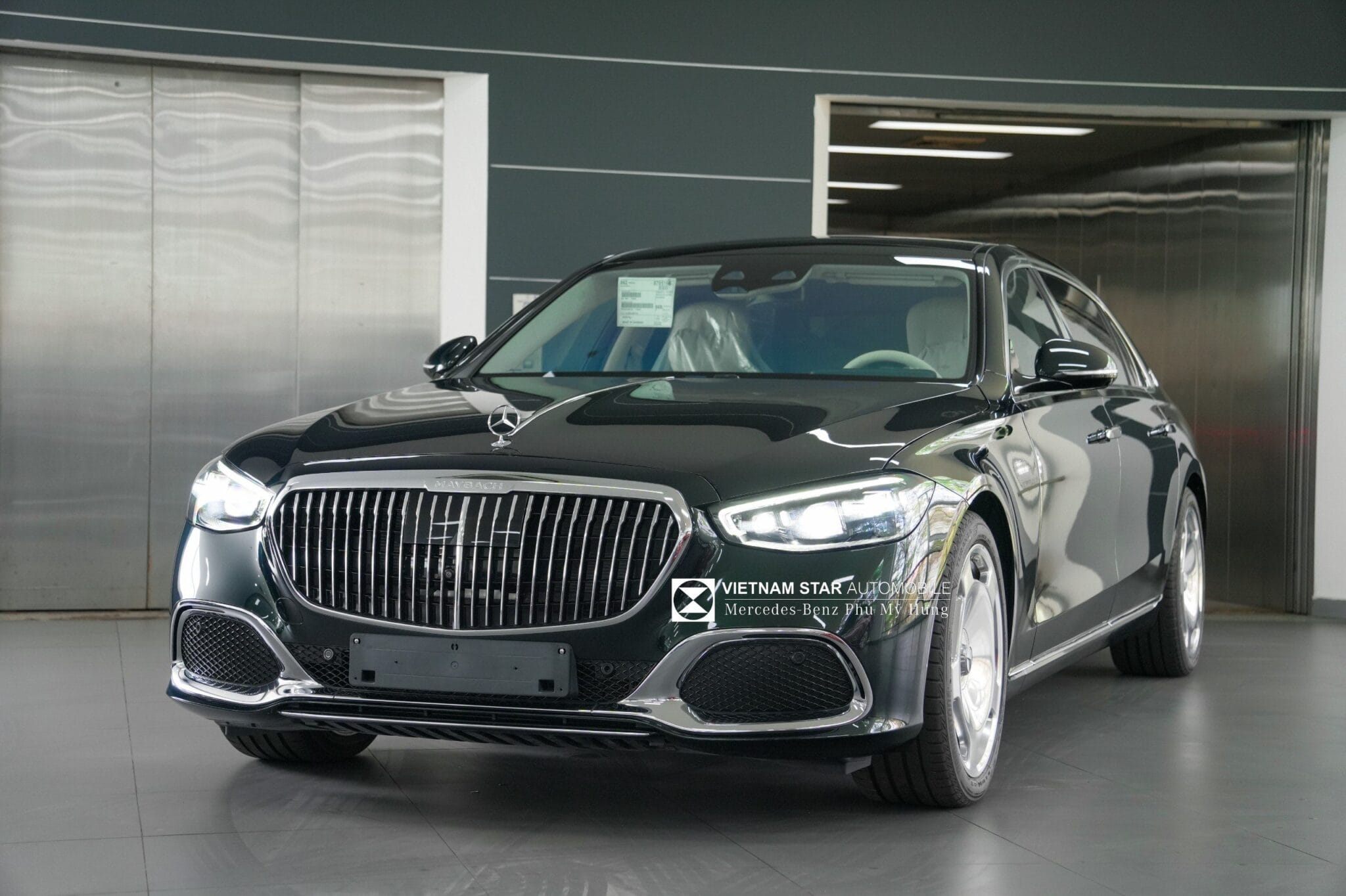 Bảng Giá xe Mercedes-Maybach SUV và Sedan mới nhất năm 2024