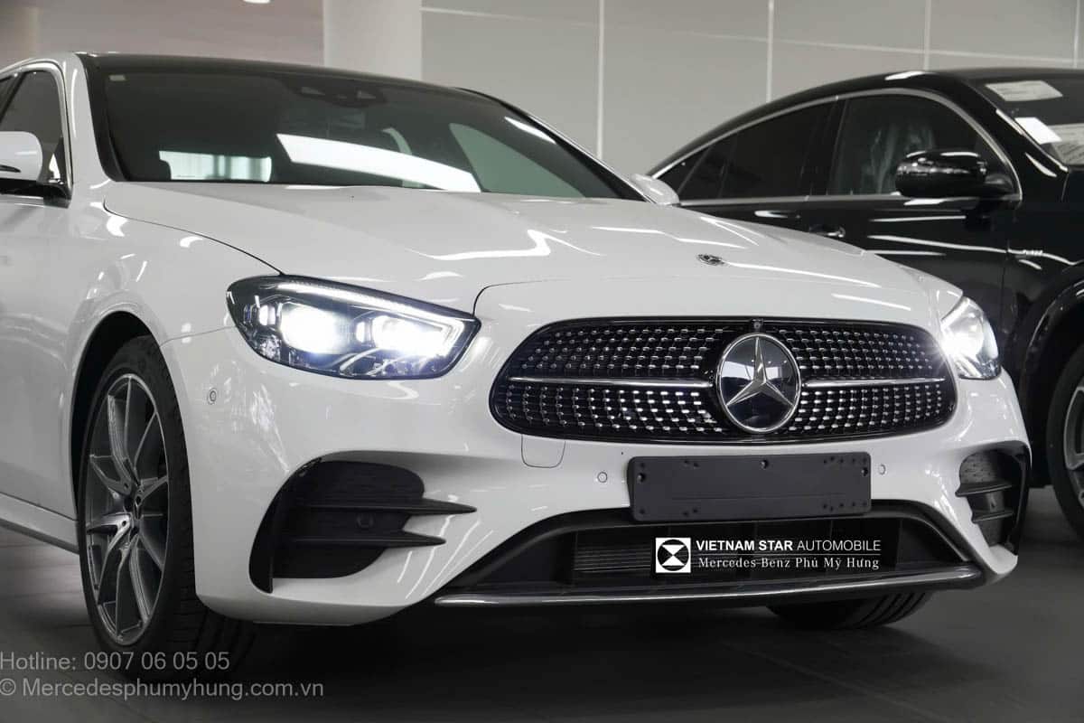 Mercedes E300 Màu Trắng Sẵn Sàng Chinh Phục Mọi Cung Đường