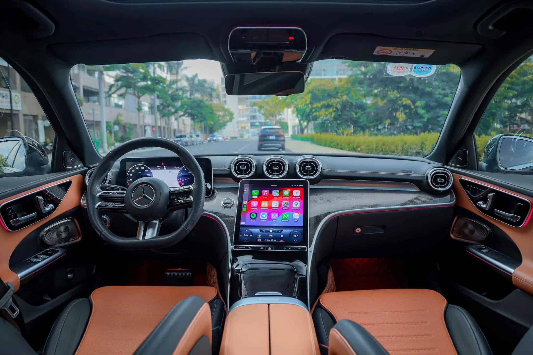 Giá Xe Mercedes C300 AMG 2024 | Khám Phá Hiệu Suất Đỉnh Cao