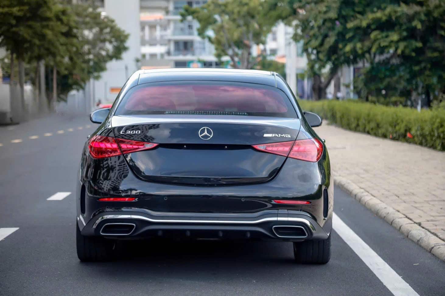 Giá Xe Mercedes C300 AMG 2024 | Khám Phá Hiệu Suất Đỉnh Cao