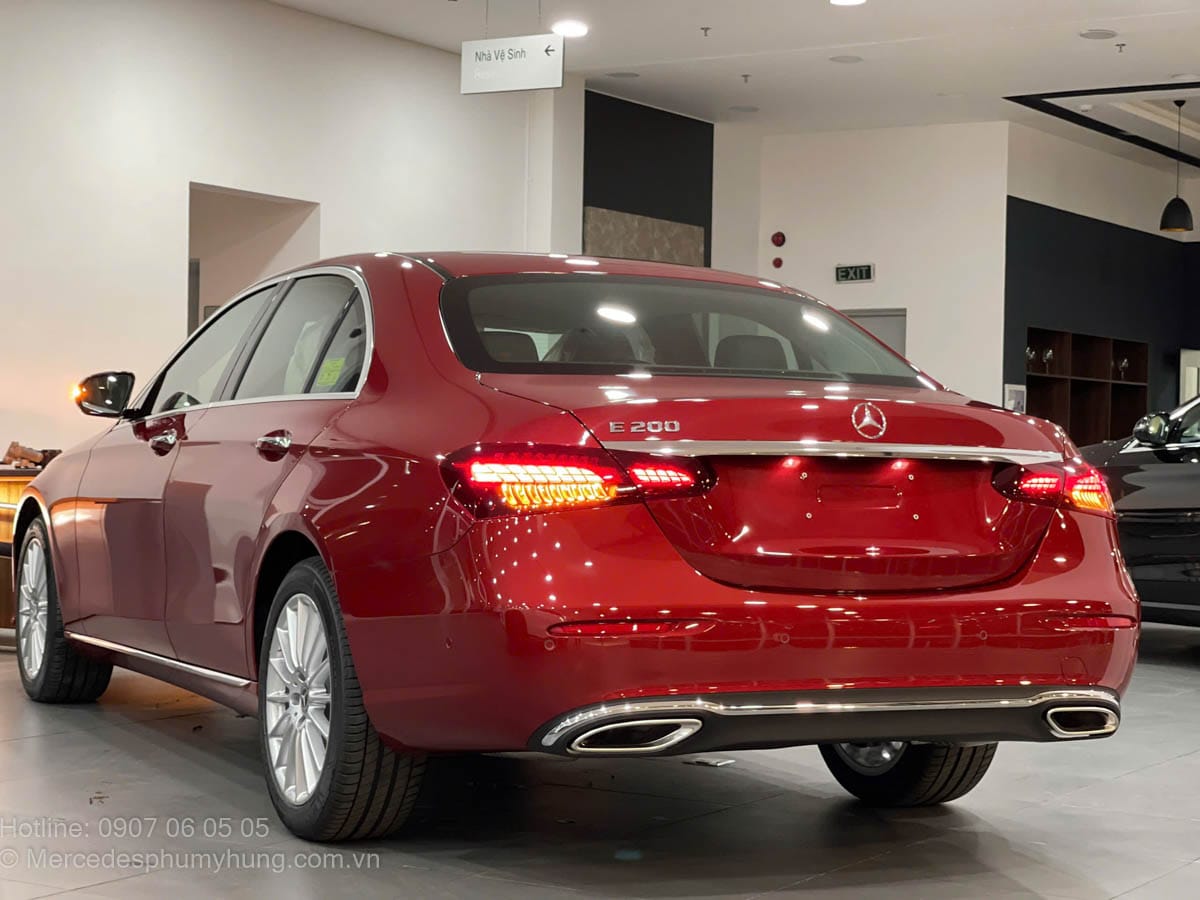 Mercedes E200 Màu Đỏ | Khuyến Mãi Và Giá Xe Mec E200 2024