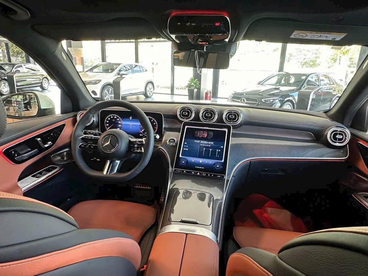 Mercedes Quận 2 Mua Xe Mercedes GLC 2024 – Lựa Chọn Hoàn Hảo