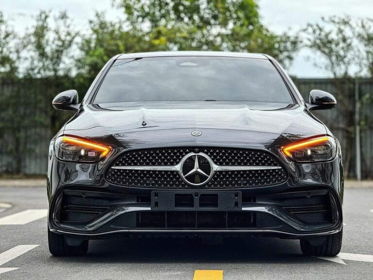 C300 AMG Tại Mercedes Tiền Giang - Sedan Thể Thao Sang Trọng