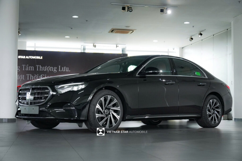 Mercedes-Benz E200 Exclusive 2026 - Bảng Giá Và Khuyến Mãi