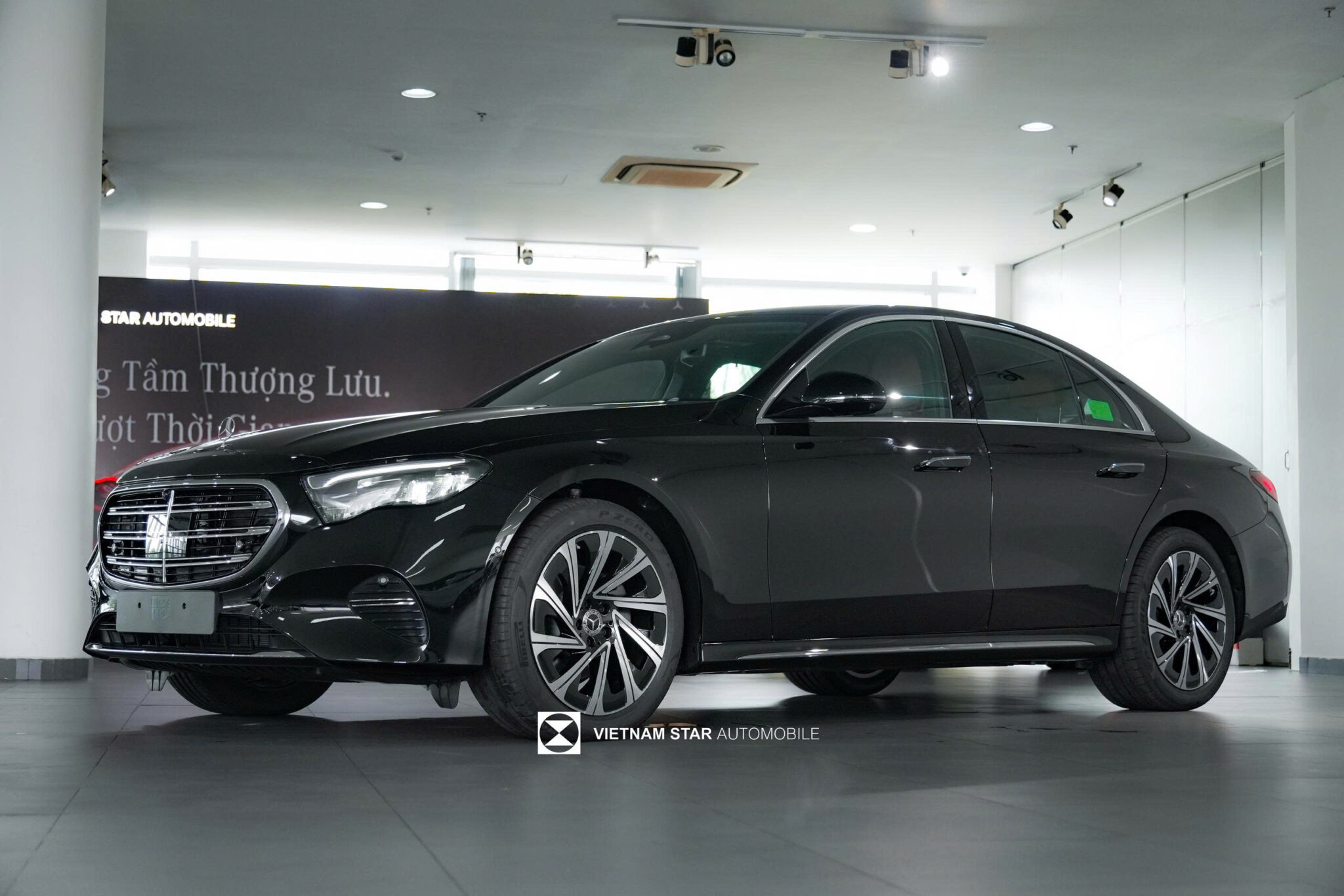 Mercedes-Benz E200 Exclusive 2026 - Bảng Giá Và Khuyến Mãi