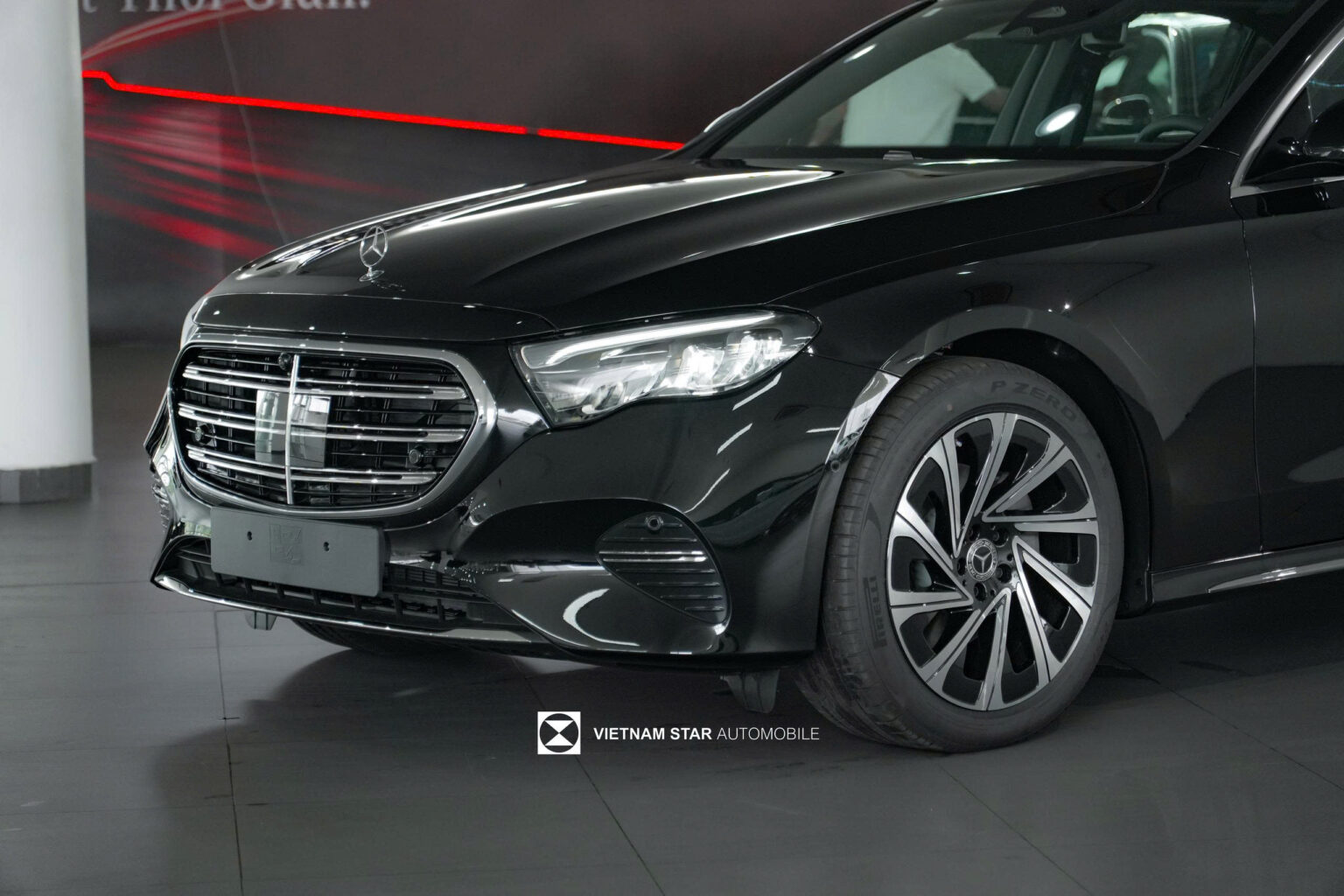 Mercedes-Benz E200 Exclusive 2026 - Bảng Giá Và Khuyến Mãi
