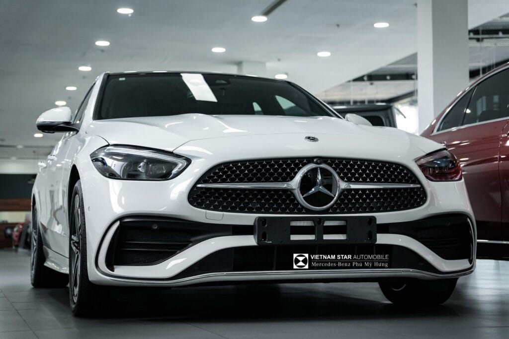 Mercedes C300 Giá Lăn Bánh – Sự Lựa Chọn Hoàn Hảo Cho Phong Cách Sang Trọng