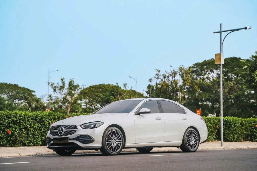 Mercedes C200 Tại Quận 12 - Biểu Tượng Sang Trọng Cho Cuộc Sống Hiện Đại