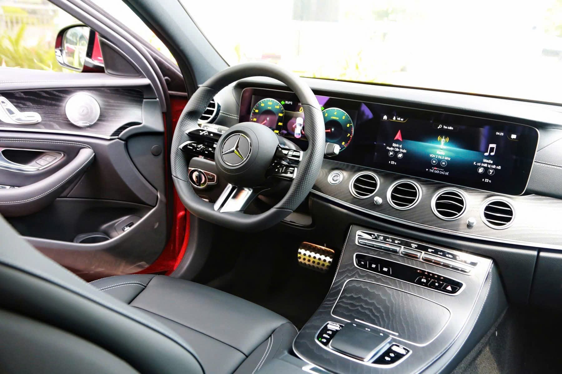 Mercedes E300 AMG Tại Quận 2 – Sự Lựa Chọn Đẳng Cấp