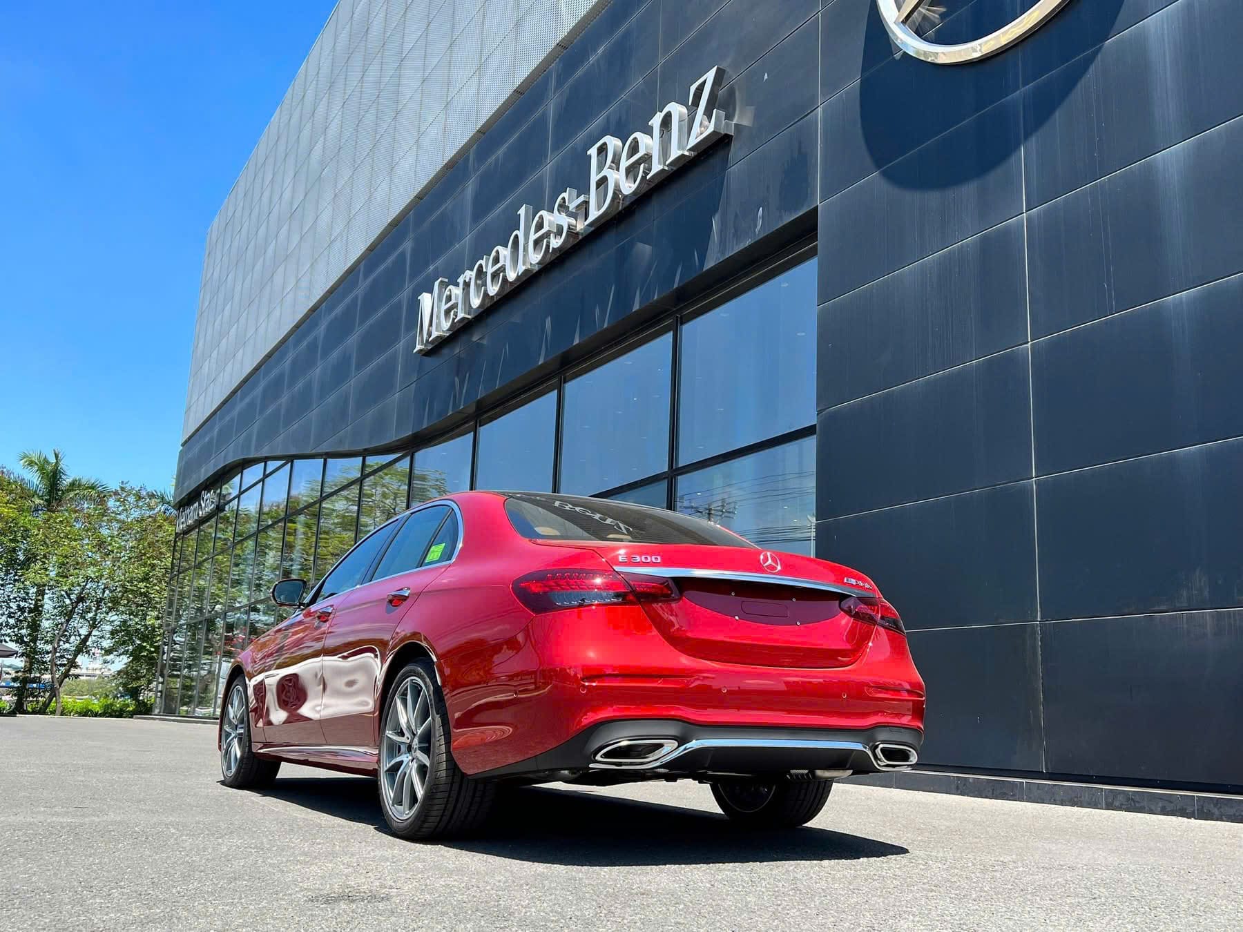 Mercedes E300 AMG Tại Quận 2 – Sự Lựa Chọn Đẳng Cấp